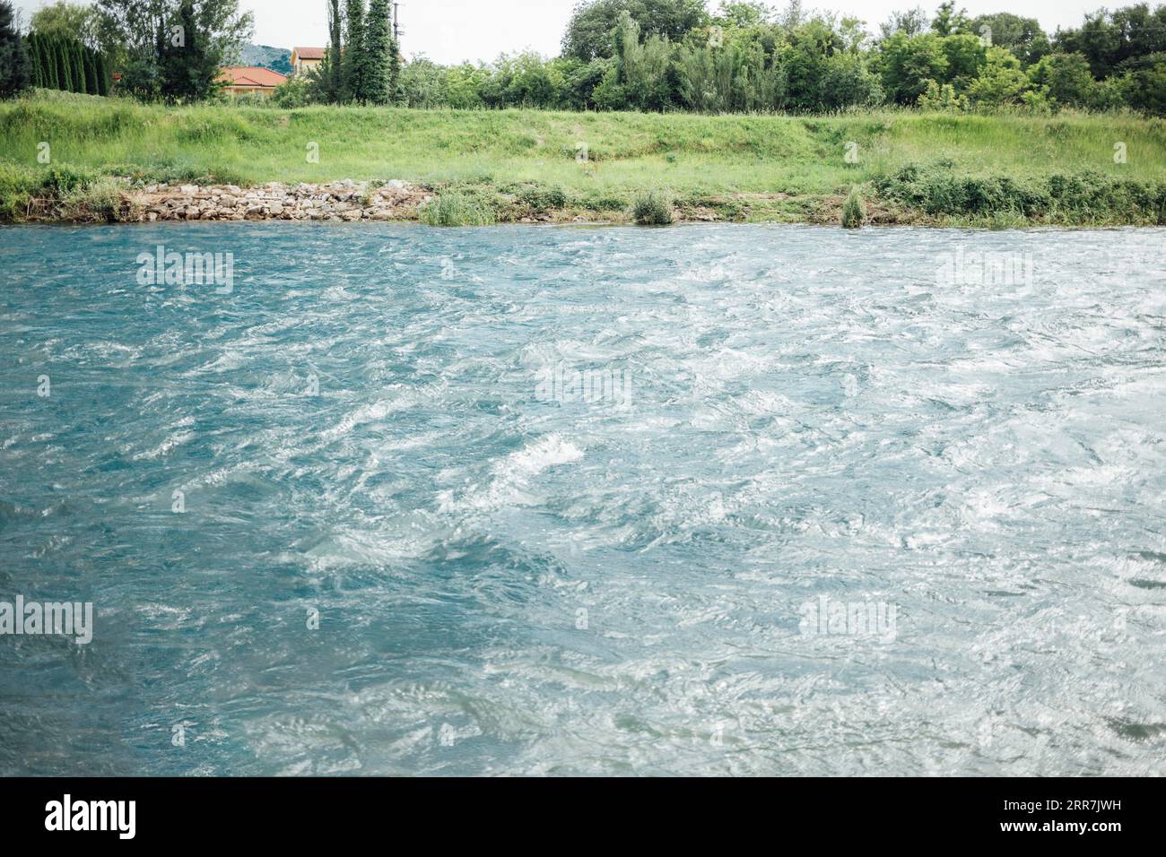 Long shot river hi-res stock photography and images - Alamy