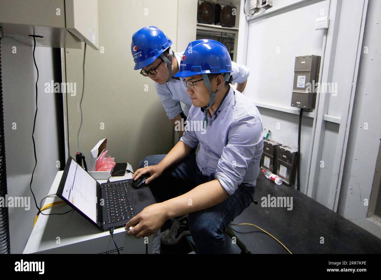 Five meter room hi-res stock photography and images - Alamy