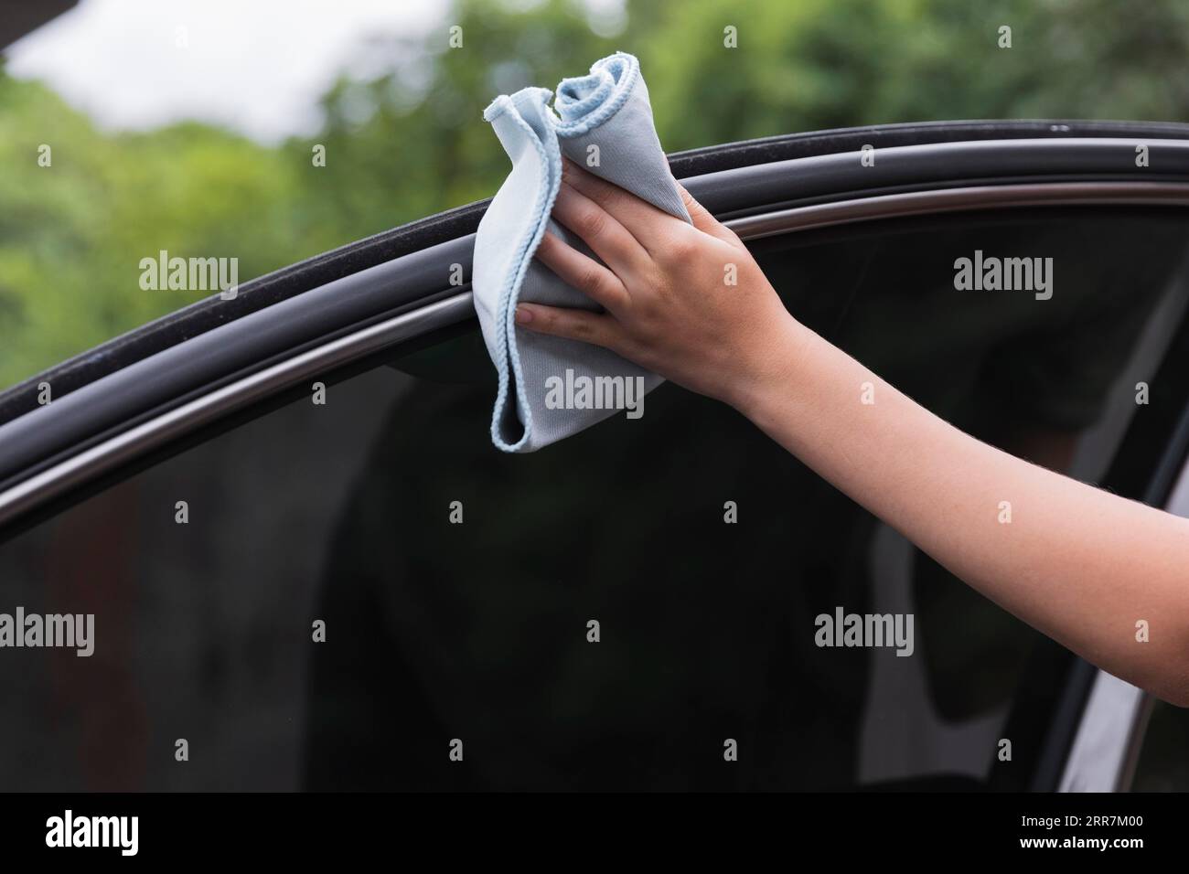 Foam car cleaning hi-res stock photography and images - Alamy