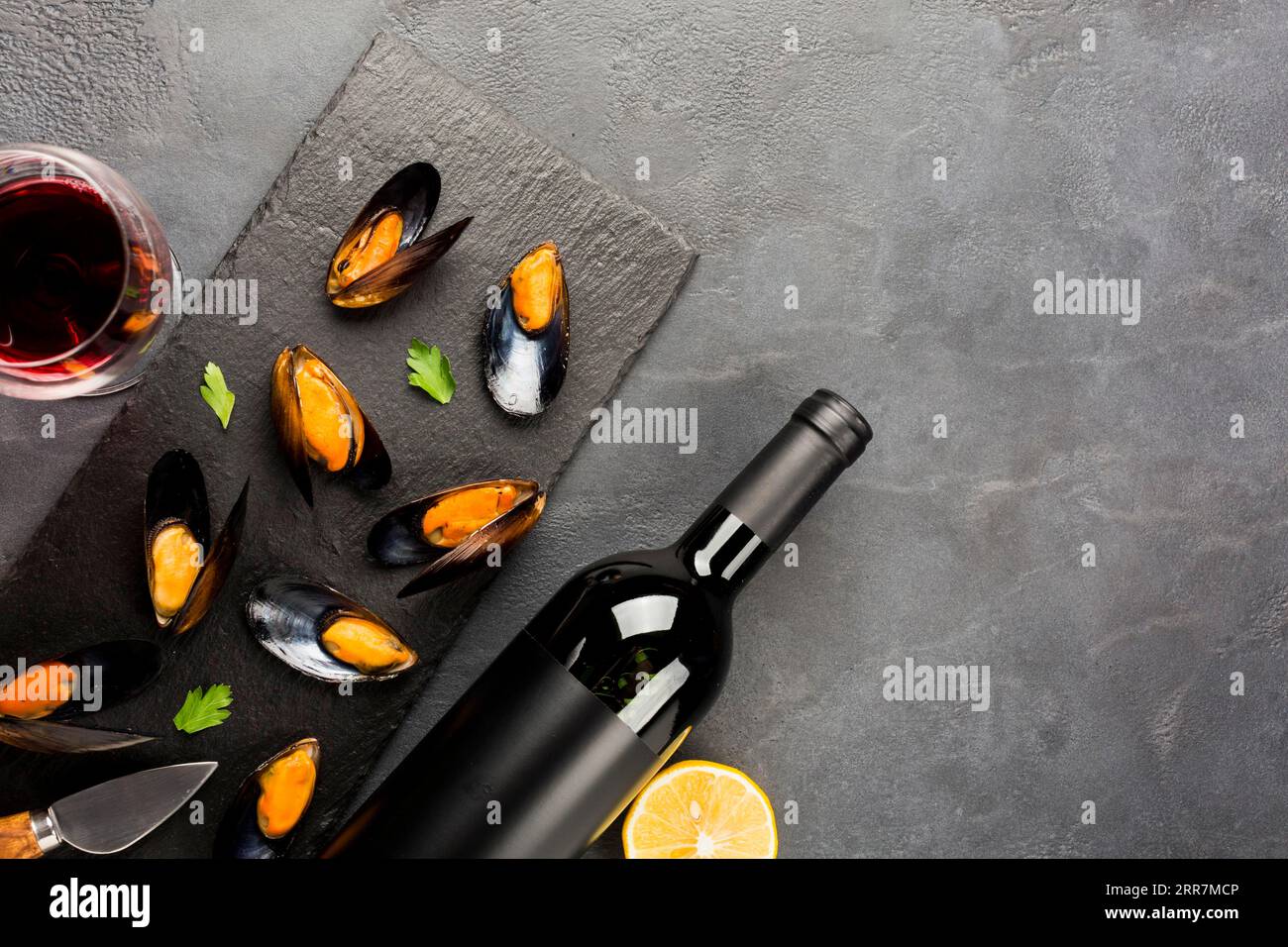 Flat mussels hi-res stock photography and images - Alamy