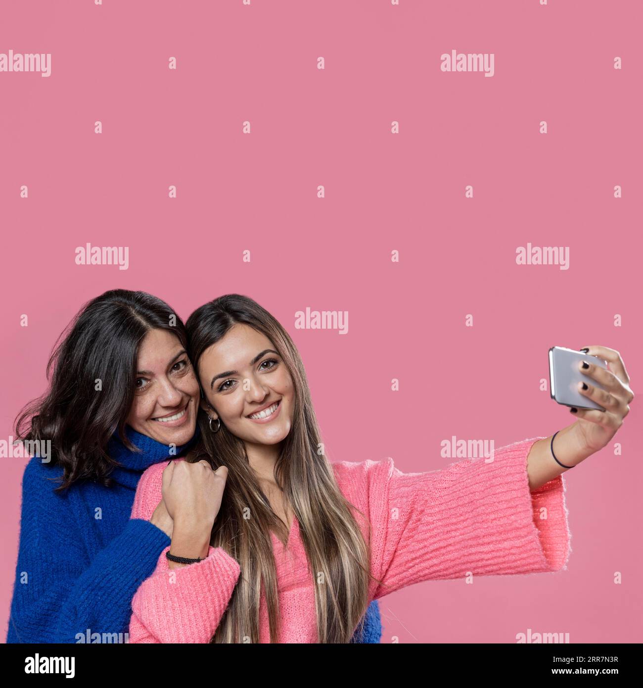 Mother daughter taking selfie Stock Photo - Alamy Mother daughter taking selfie Stock Photo - Alamy