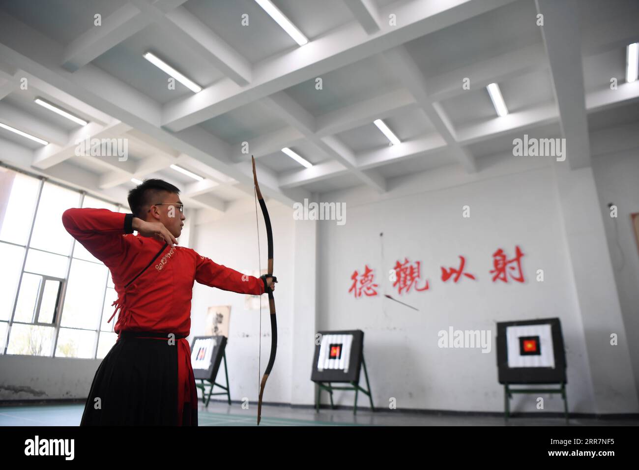 Shooting etiquette hi-res stock photography and images - Alamy