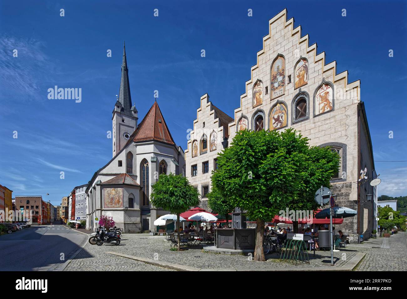 Marienplatz with historic town hall with stepped gable, new building ...