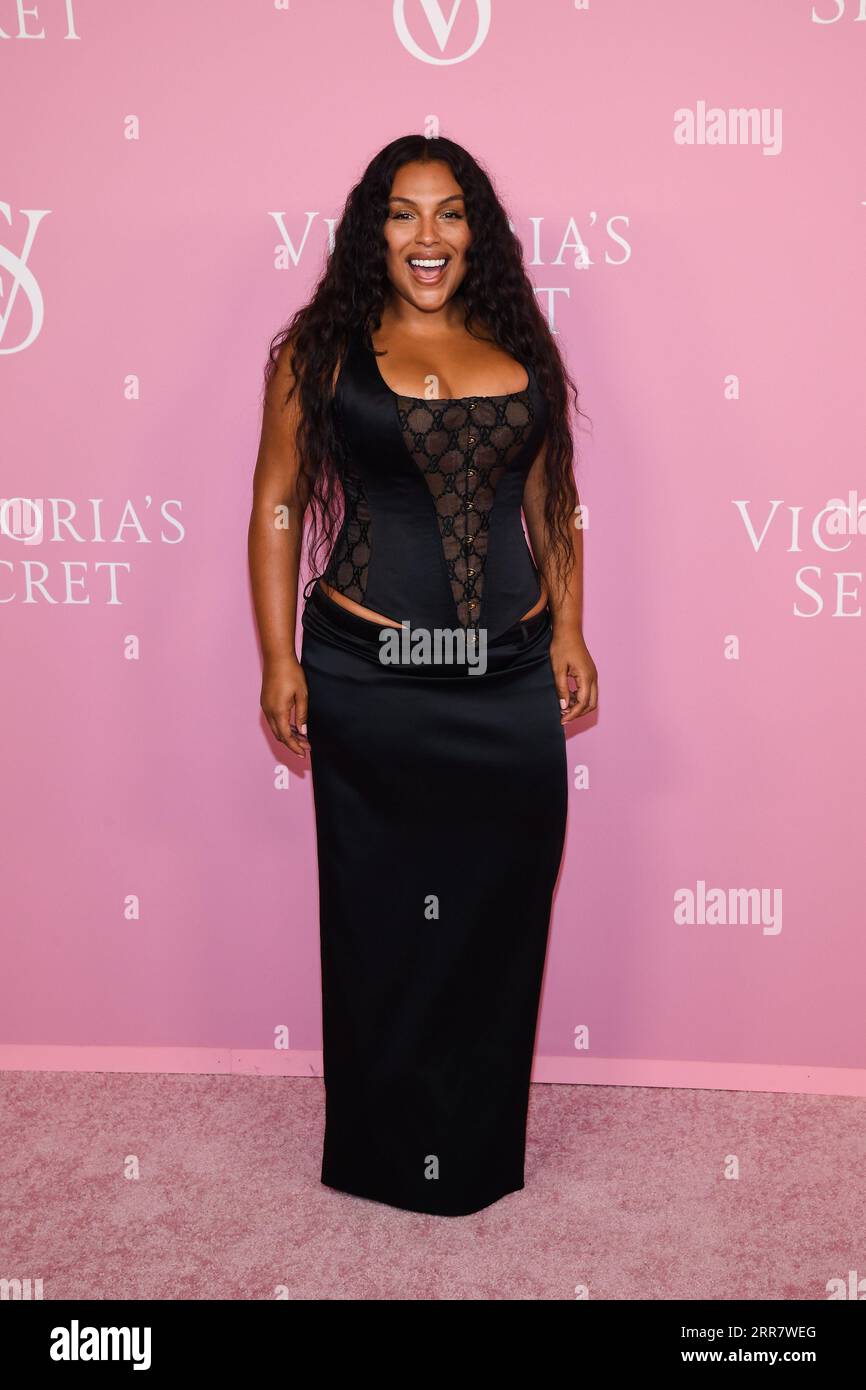 New York, USA. 06th Sep, 2023. Paloma Elsesser walking on the red ...