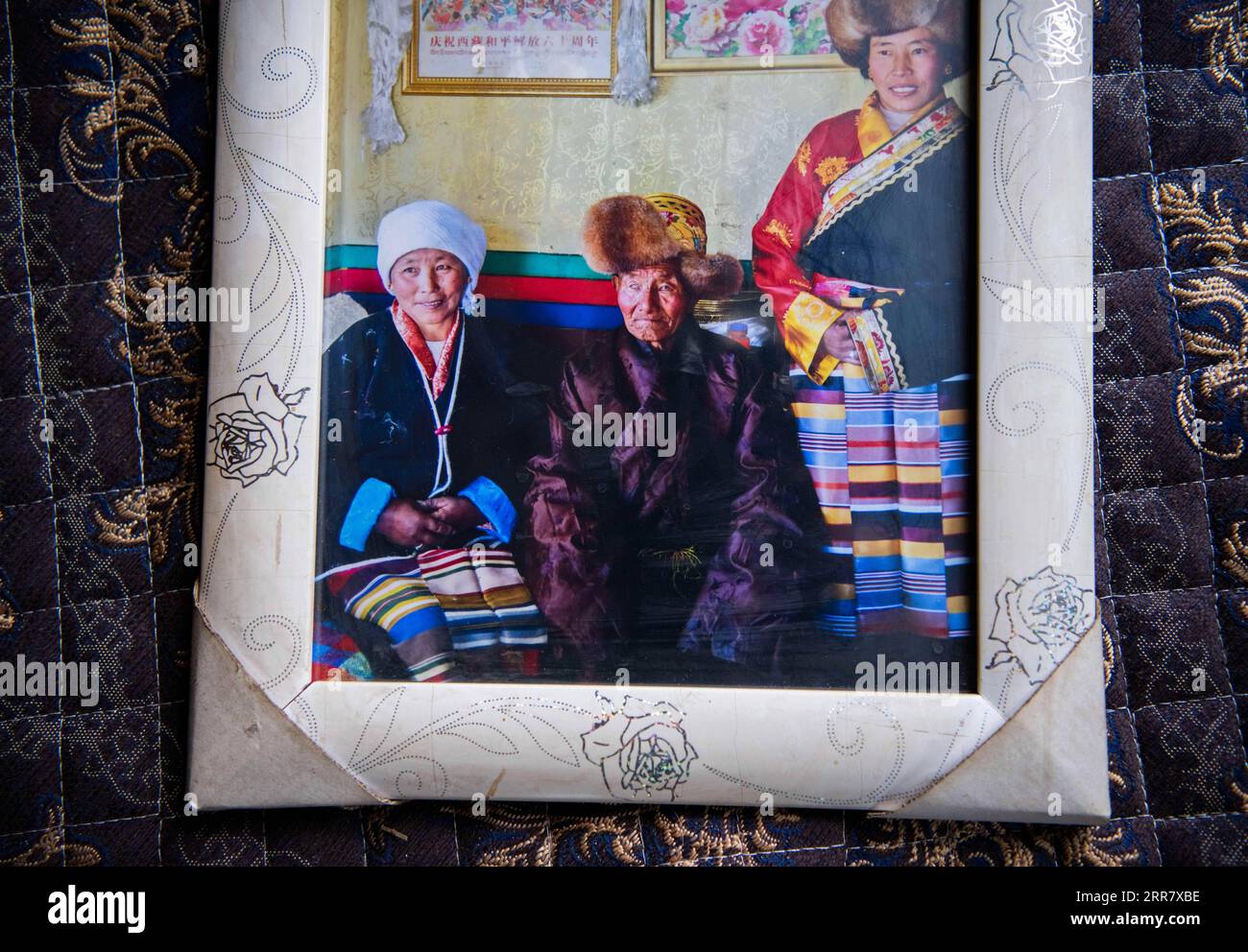 Ina tibet former hi-res stock photography and images - Alamy