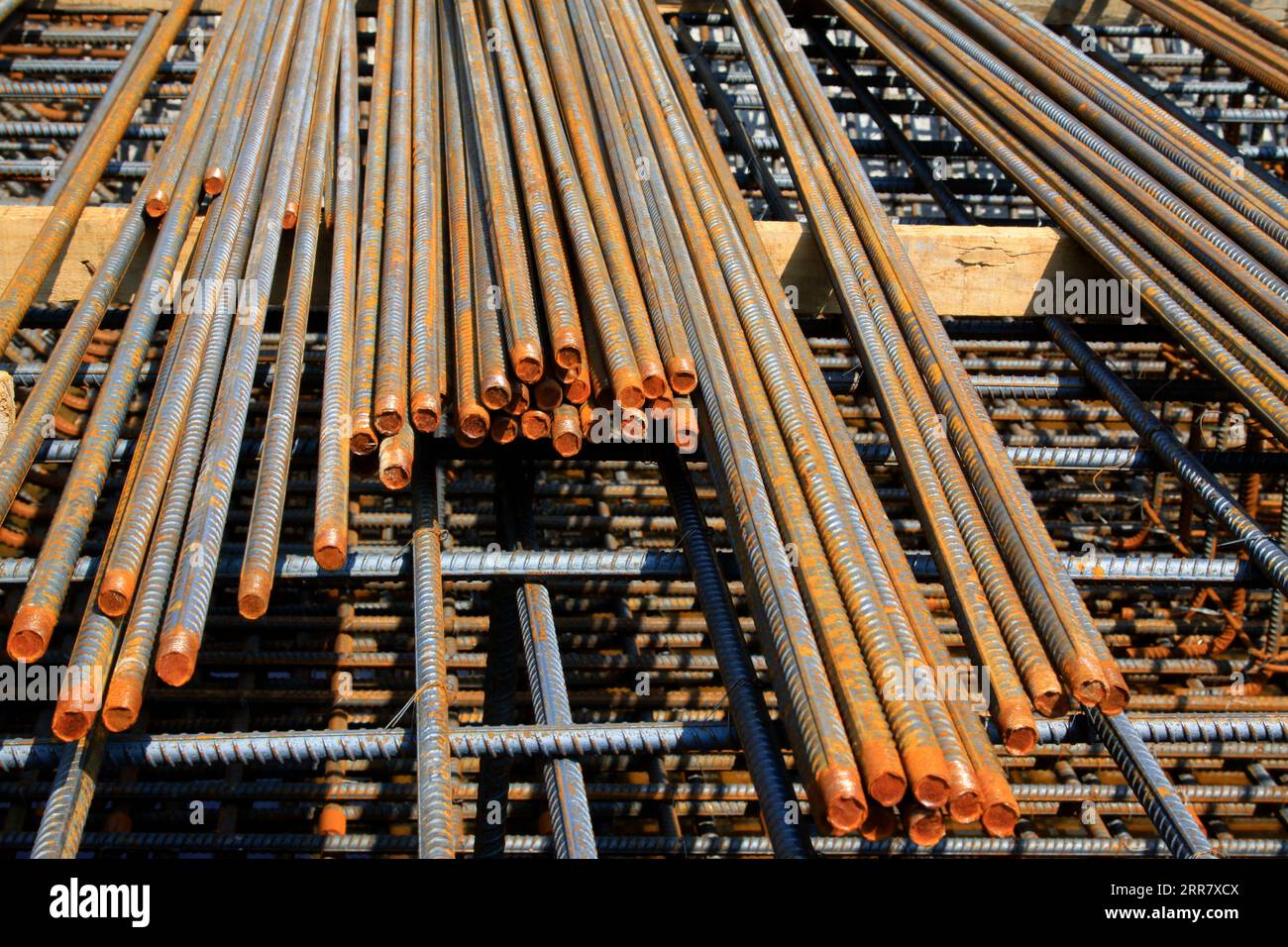 Rebar piled up together, in the construction site Stock Photo - Alamy