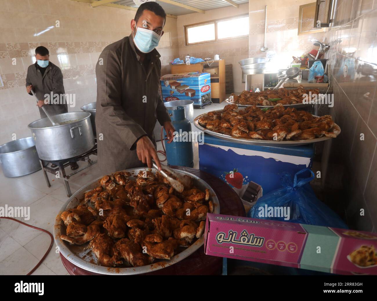 Palestinian cooks hi-res stock photography and images - Alamy