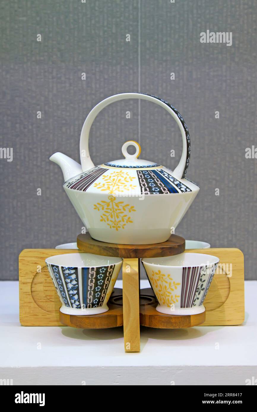 Ceramic tea set Stock Photo - Alamy