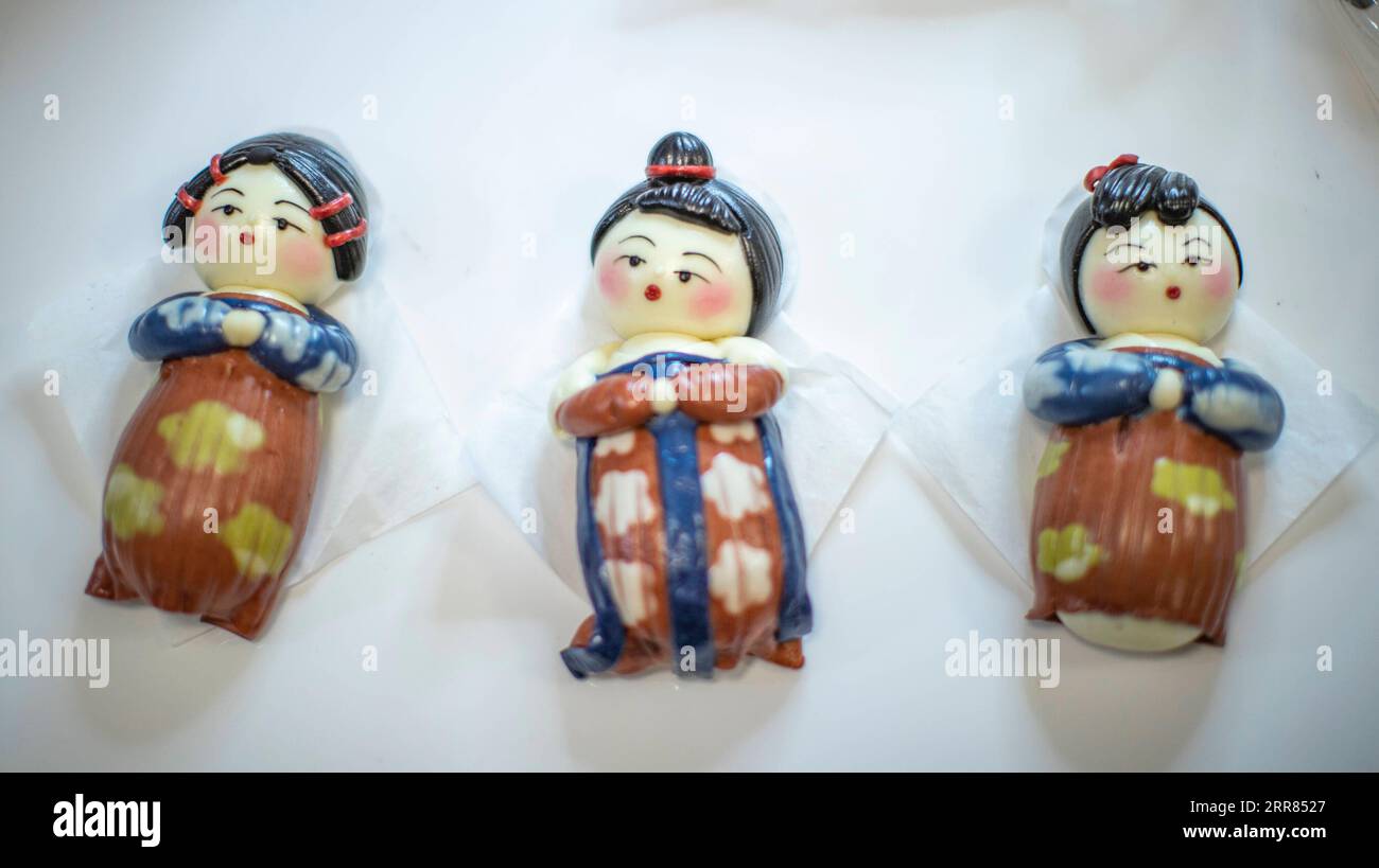 Tang china cook hi-res stock photography and images - Alamy