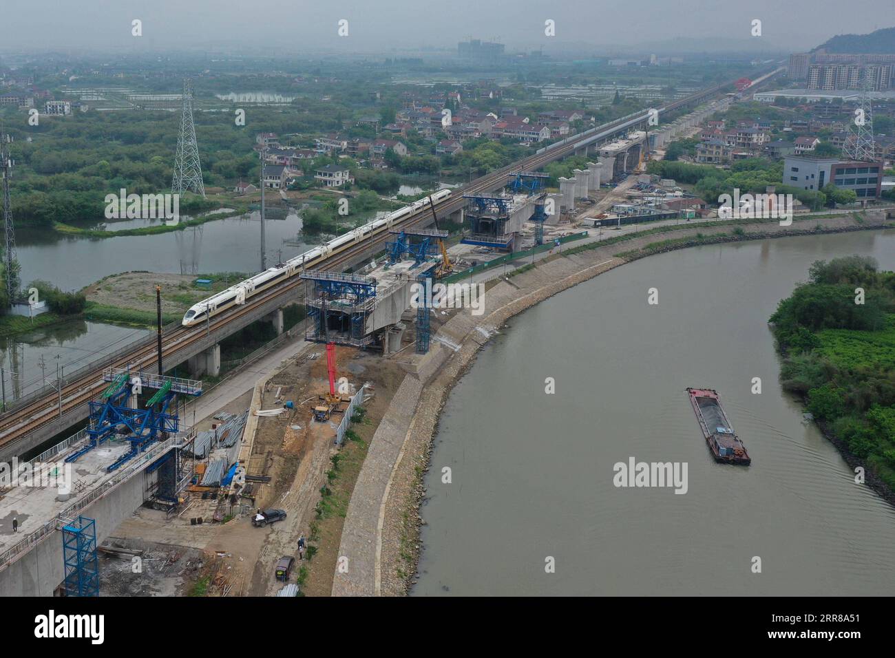 Continuous beam bridge hi-res stock photography and images - Alamy