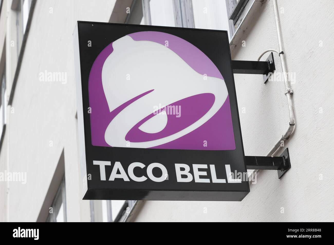 Taco bell logo hi-res stock photography and images - Alamy