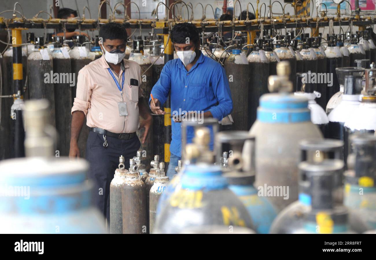 Oxygen cylinder refilling hi-res stock photography and images - Alamy