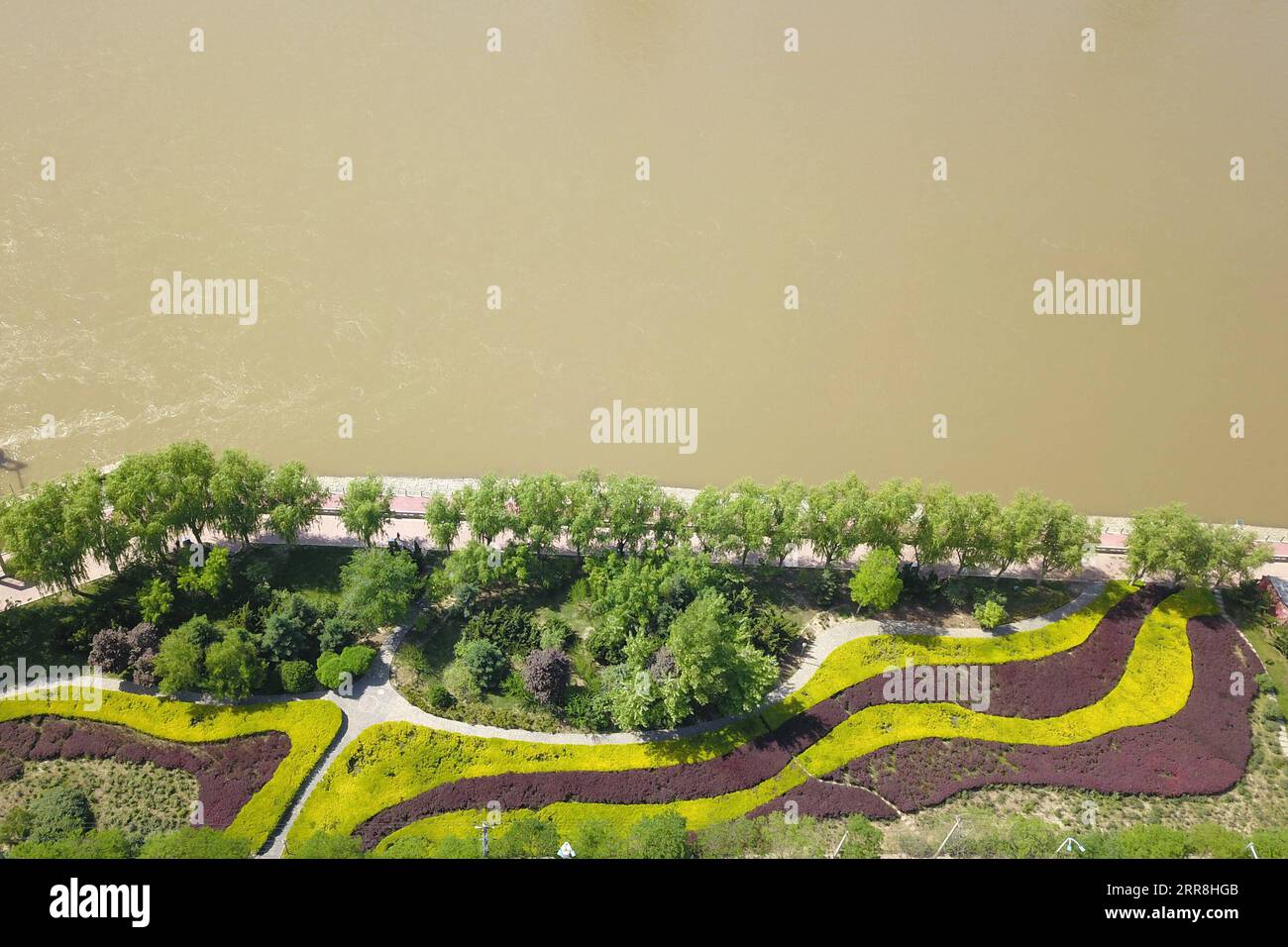 210509 -- LANZHOU, May 9, 2021 -- Aerial photo taken on May 8, 2021 ...
