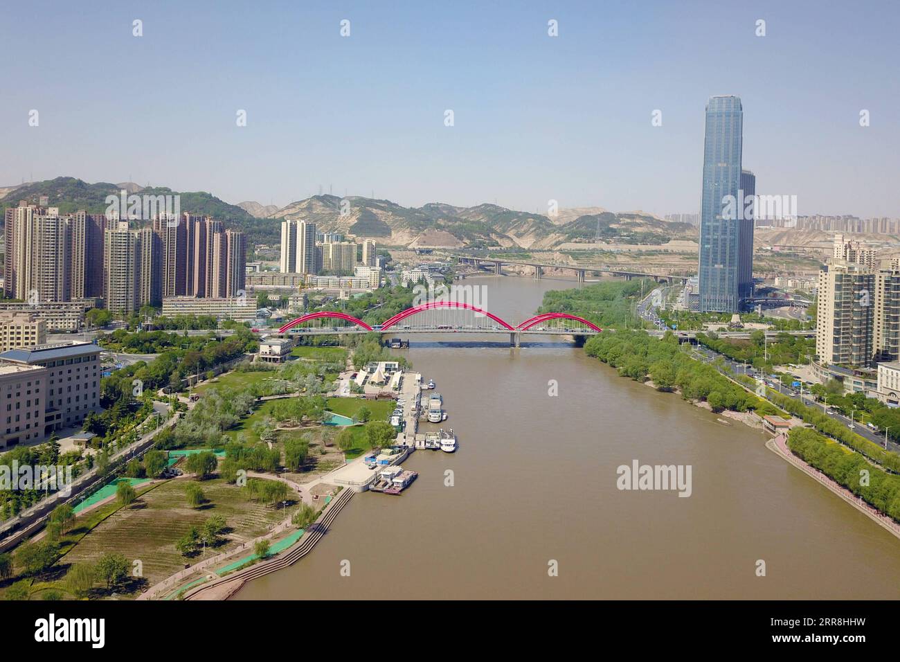 210509 -- LANZHOU, May 9, 2021 -- Aerial photo taken on May 8, 2021 ...
