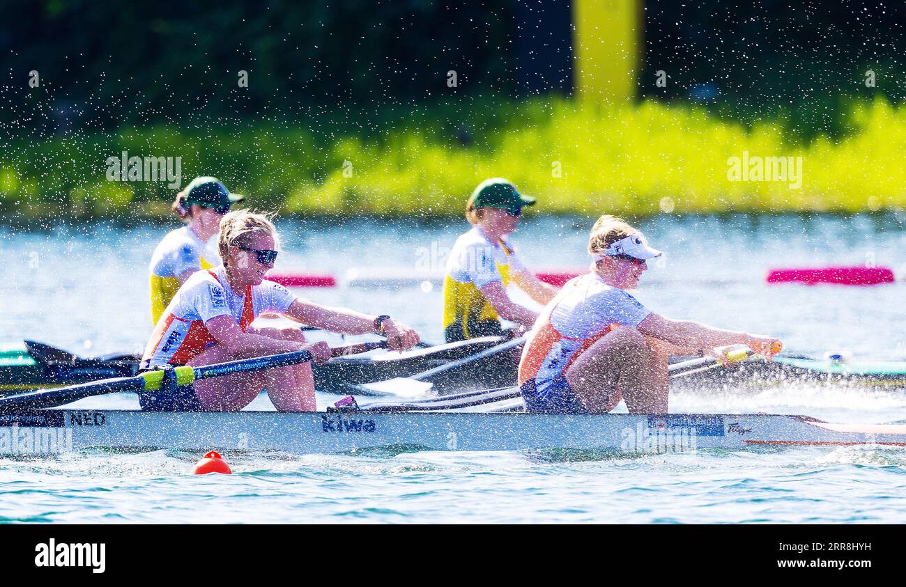 Double skiff skull hi-res stock photography and images - Alamy
