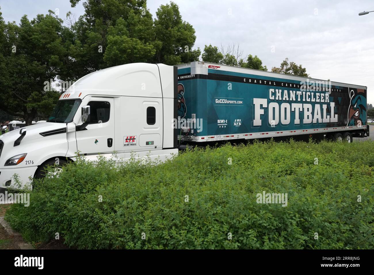 The Coastal Carolina Chanticleer Football equipment truck at Rose Bowl ...