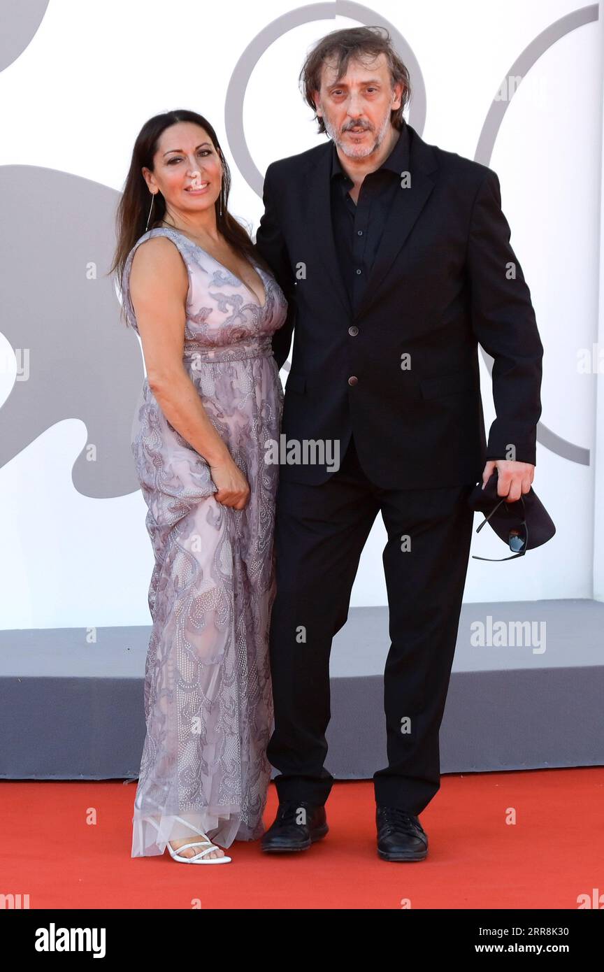 Massimo Ceccherini mit Ehefrau Elena Labate bei der Premiere des ...