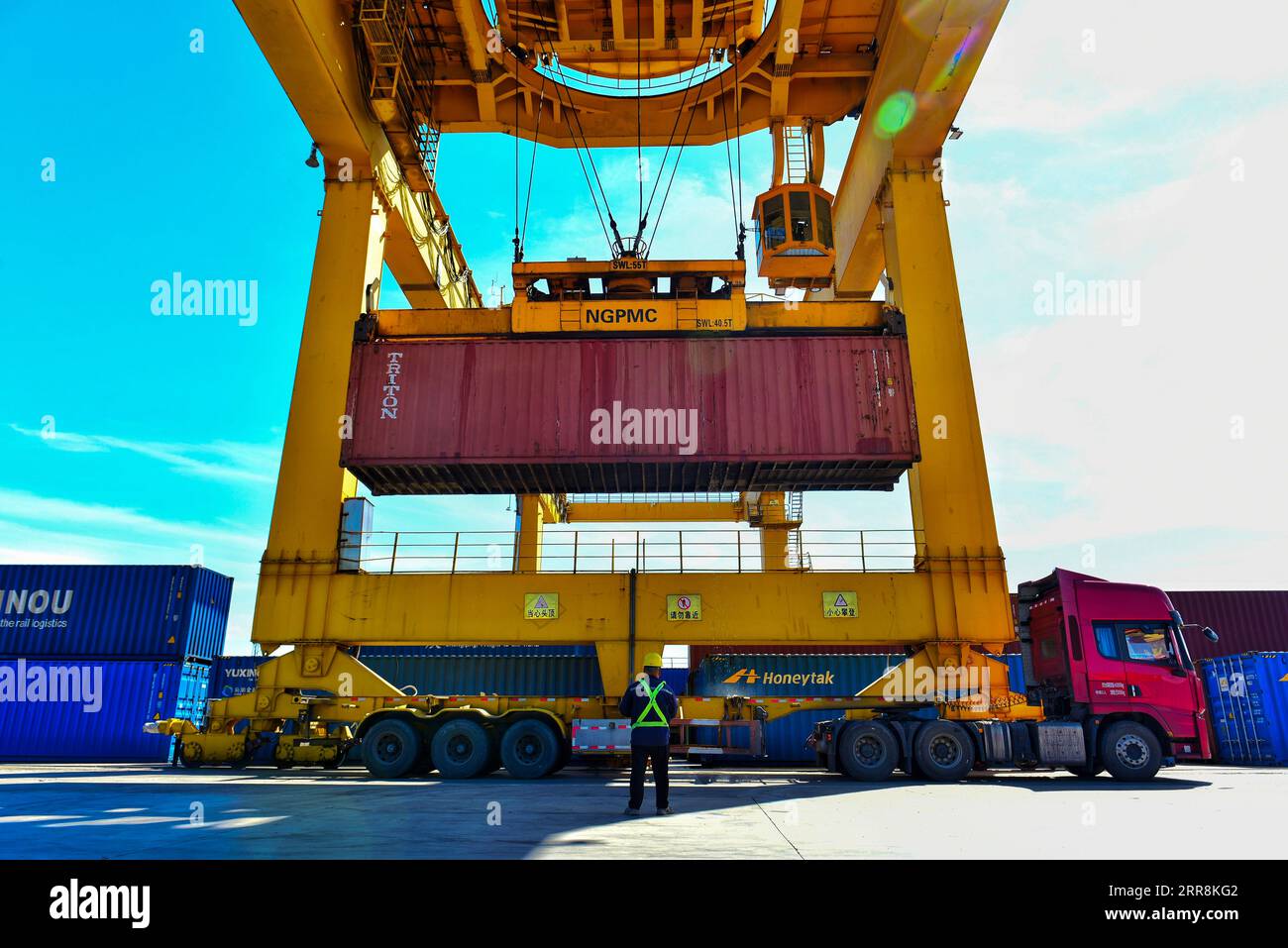 Horgos, China's Xinjiang Uygur Autonomous Region. 6th Sep, 2023. A ...