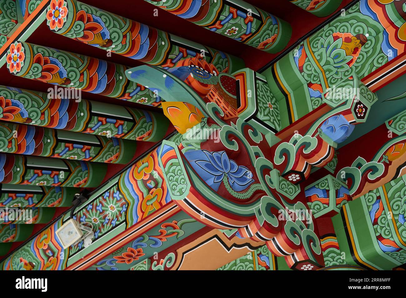 Beautiful Patterns on the Eaves of a Buddhist Temple in Korea Stock ...