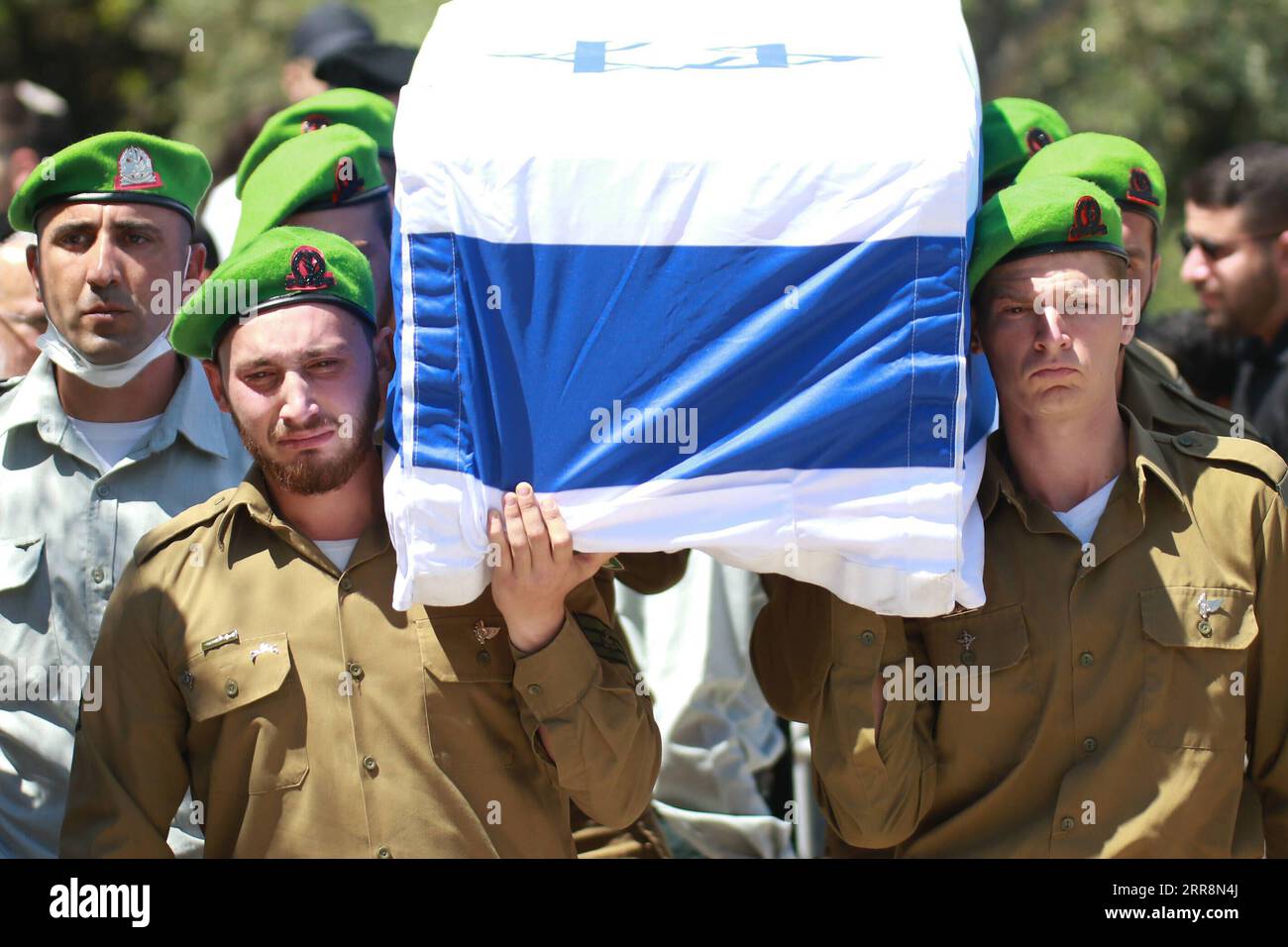Israel elyakim soldier funeral hi-res stock photography and images - Alamy