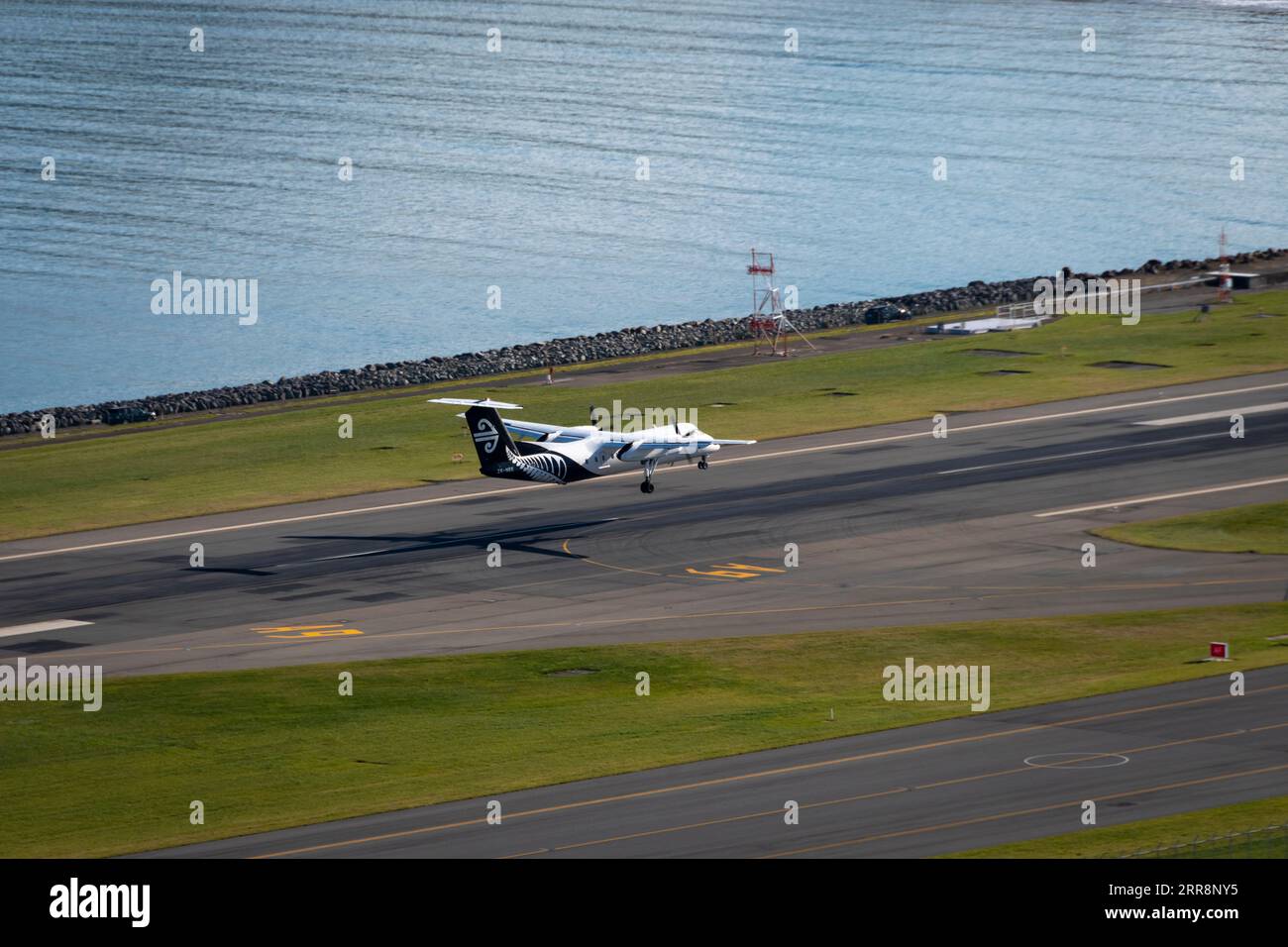 De Havilland Canada Dash 8-300 Aircraft landing at Wellington airport ...