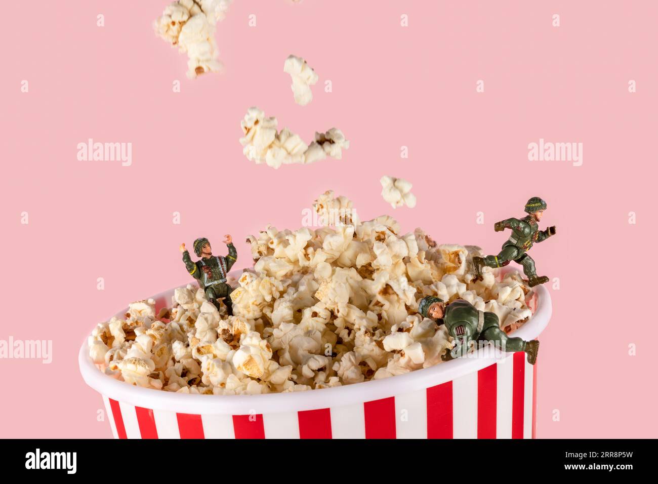 Pink toy soldiers hi-res stock photography and images - Alamy