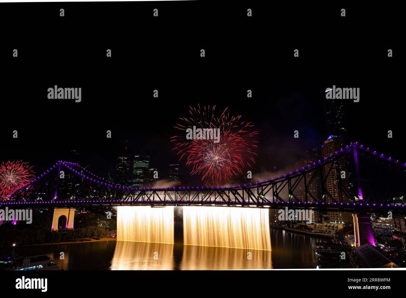 2023 Brisbane River Fire Show as seen from Wilson Outlook Reserv Stock ...