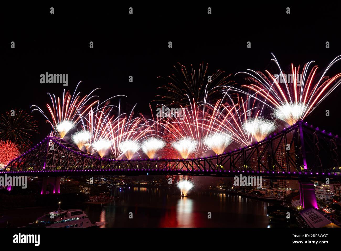2023 Brisbane River Fire Show as seen from Wilson Outlook Reserv Stock ...