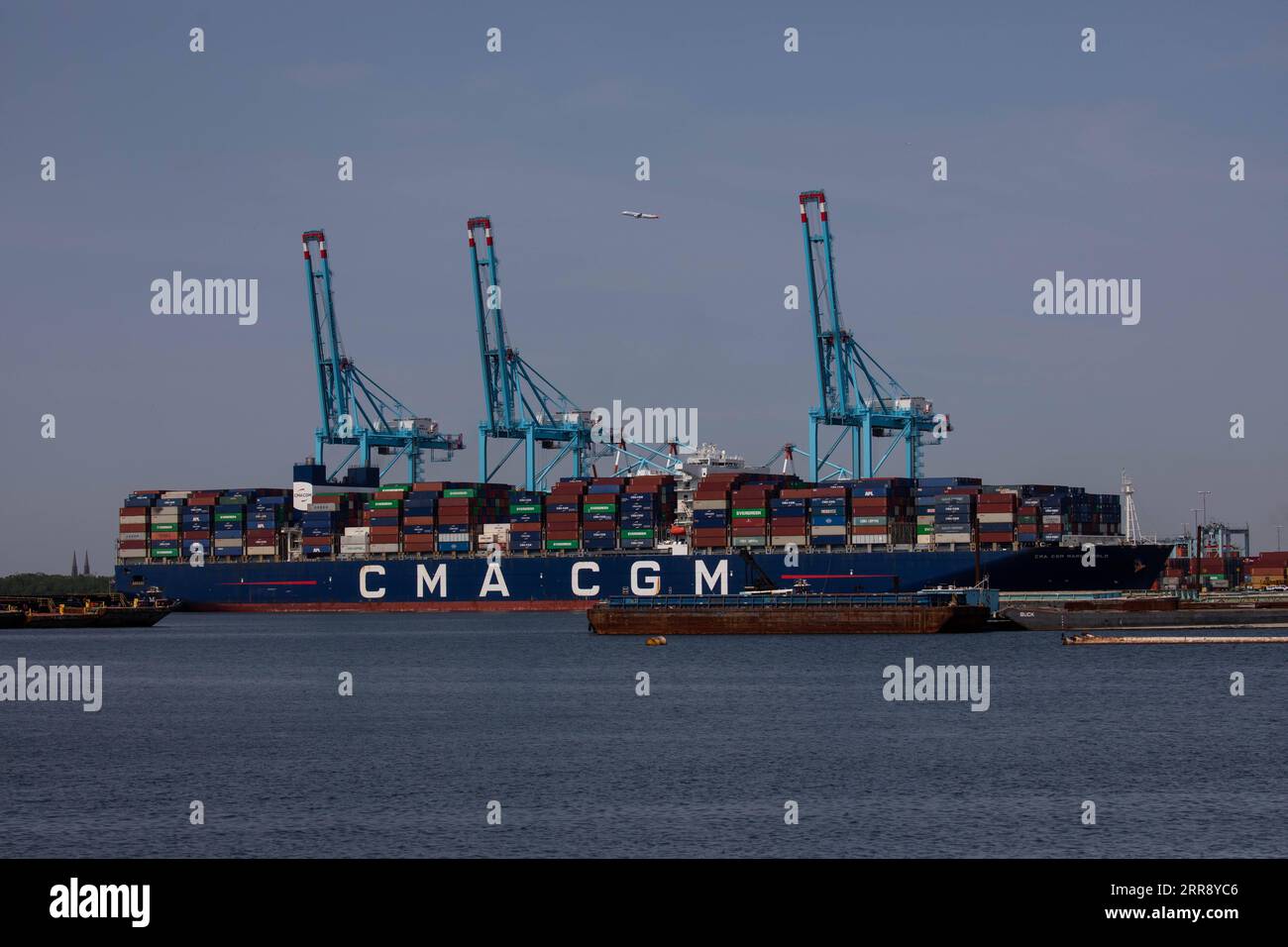 210520 -- NEW JERSEY U.S., May 20, 2021 -- CMA CGM Marco Polo container ...