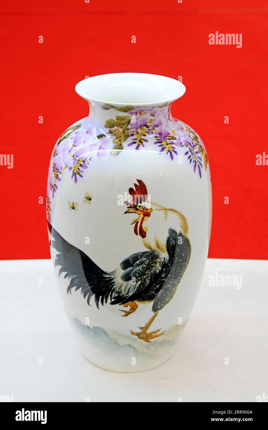 Chinese ceramic arts and crafts Stock Photo - Alamy