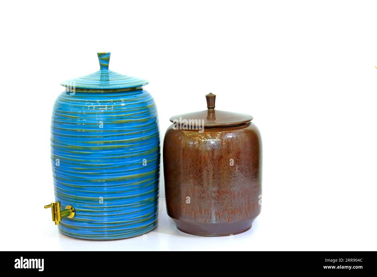 Chinese ceramic pots Stock Photo - Alamy