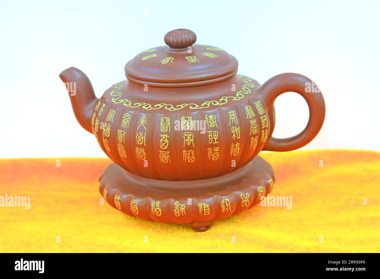 Ceramic teapot features hi-res stock photography and images - Alamy