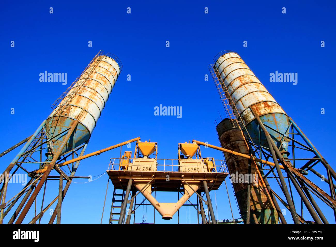 Idle and waste hi-res stock photography and images - Alamy