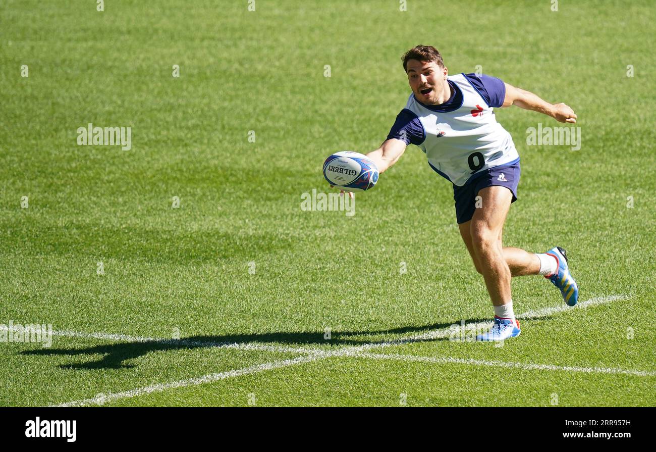 Team france antoine dupont hi-res stock photography and images - Alamy