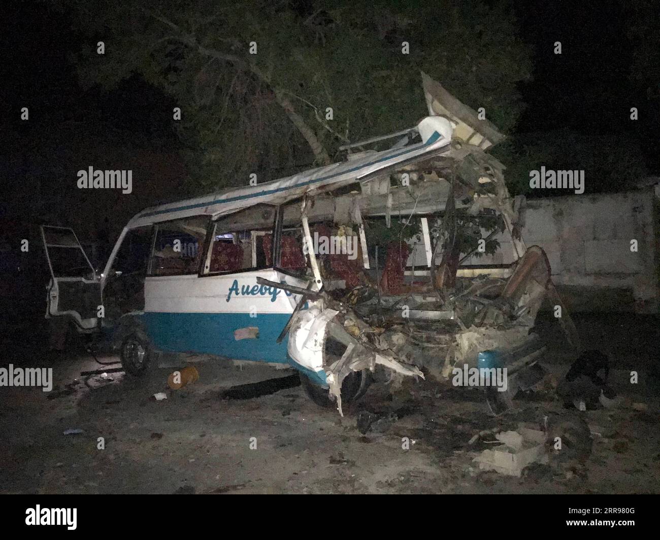 Afghanistan kabul bus roadside hi-res stock photography and images - Alamy