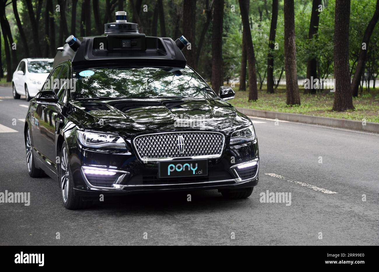 210603 -- BEIJING, June 3, 2021 -- An experimental car equipped with ...