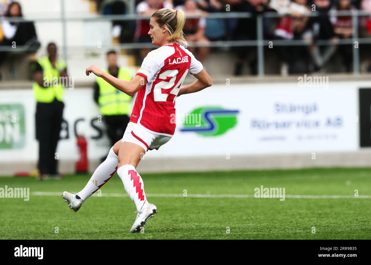 Arsenals no 24 Cloé Lacasse during Wednesday's match between Arsenal ...