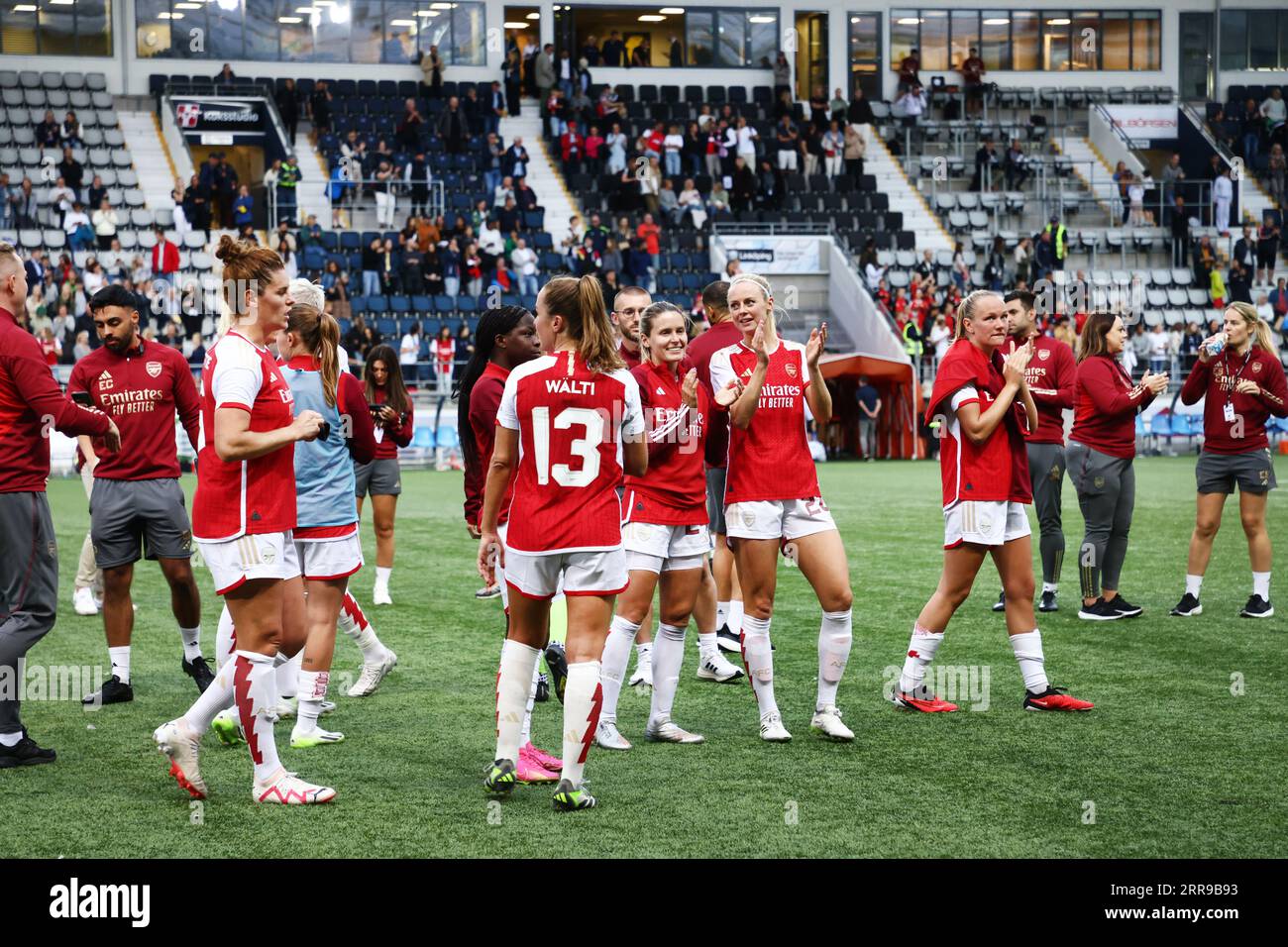 Womens uefa champions league round hi-res stock photography and images ...