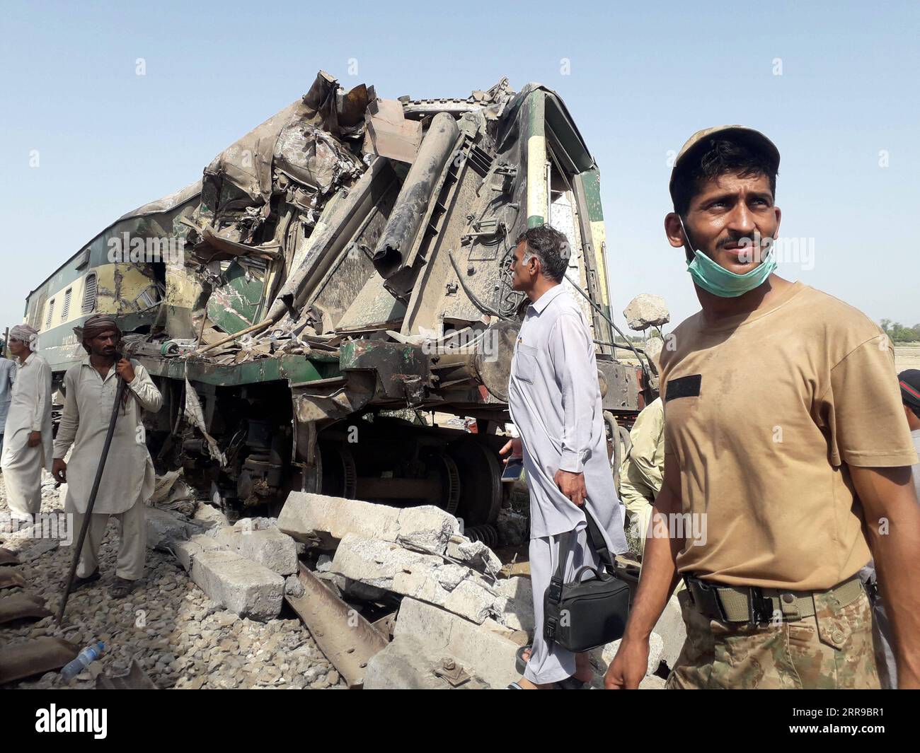 Pakistan ghotki train acident hi-res stock photography and images - Alamy