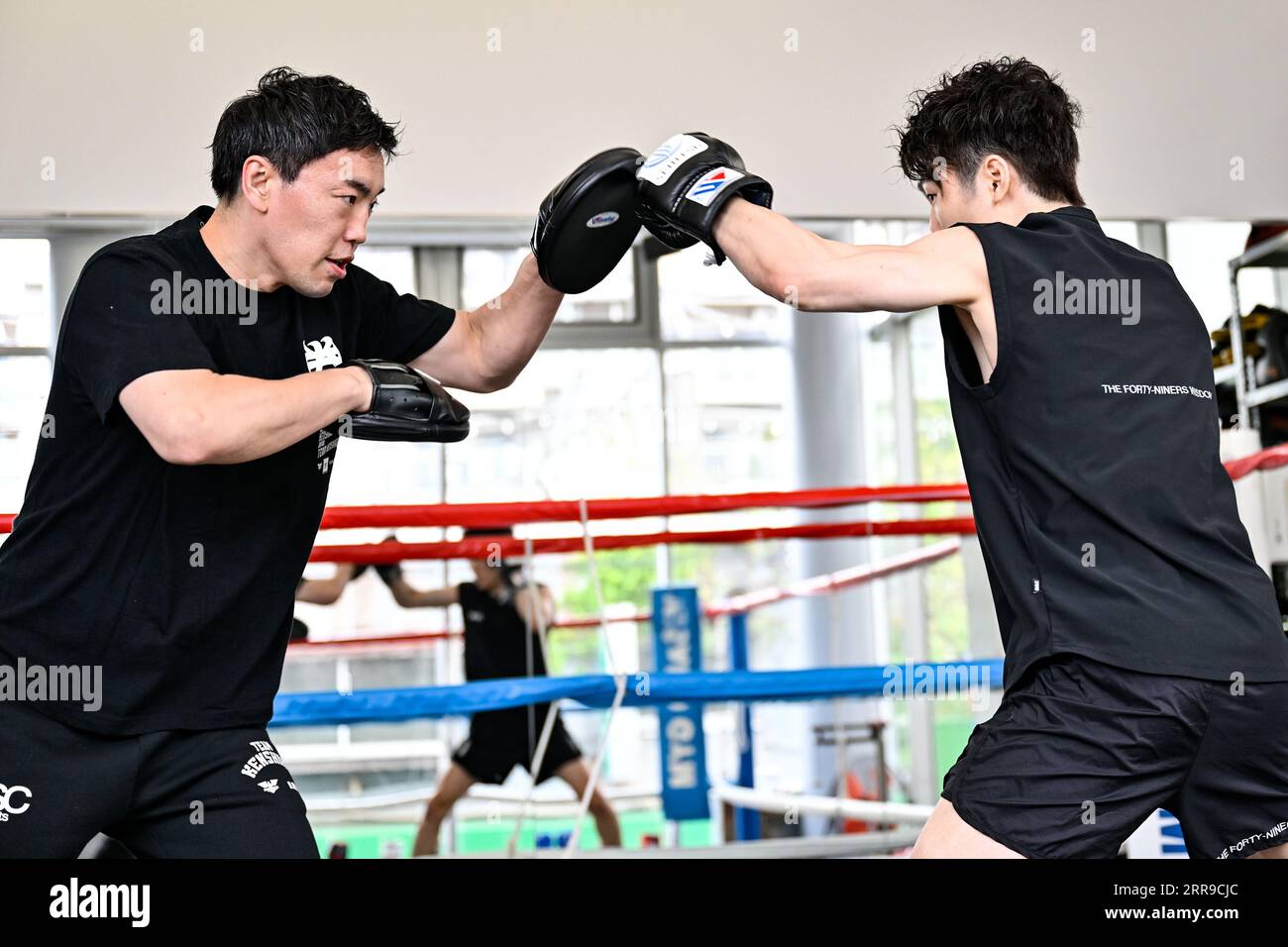Kenshiro Teraji (R), WBA Super and WBC Light Flyweight boxing champion ...