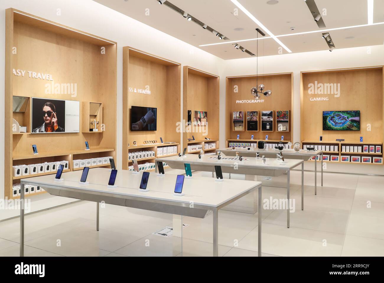 210609 -- BERLIN, June 9, 2021 -- Photo taken on June 8, 2021 shows a ...