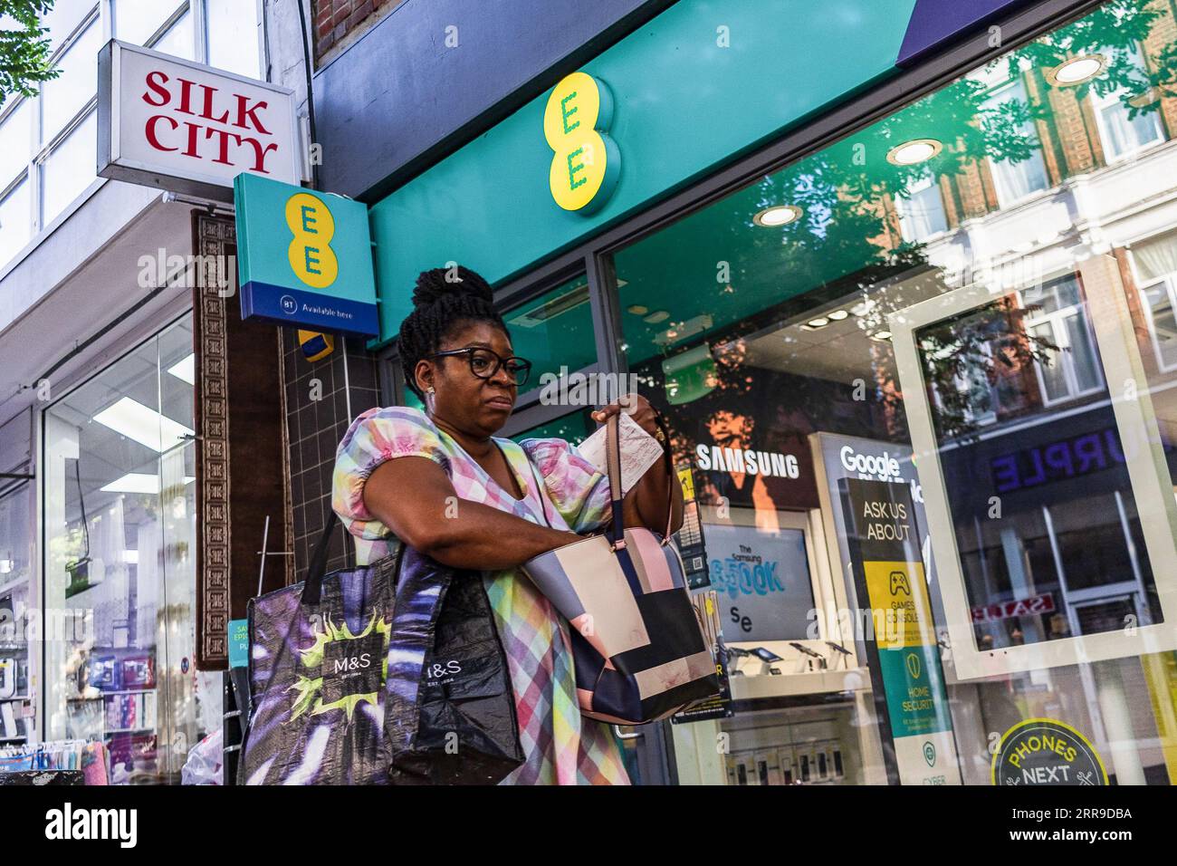 National mobile network operator hi-res stock photography and images ...