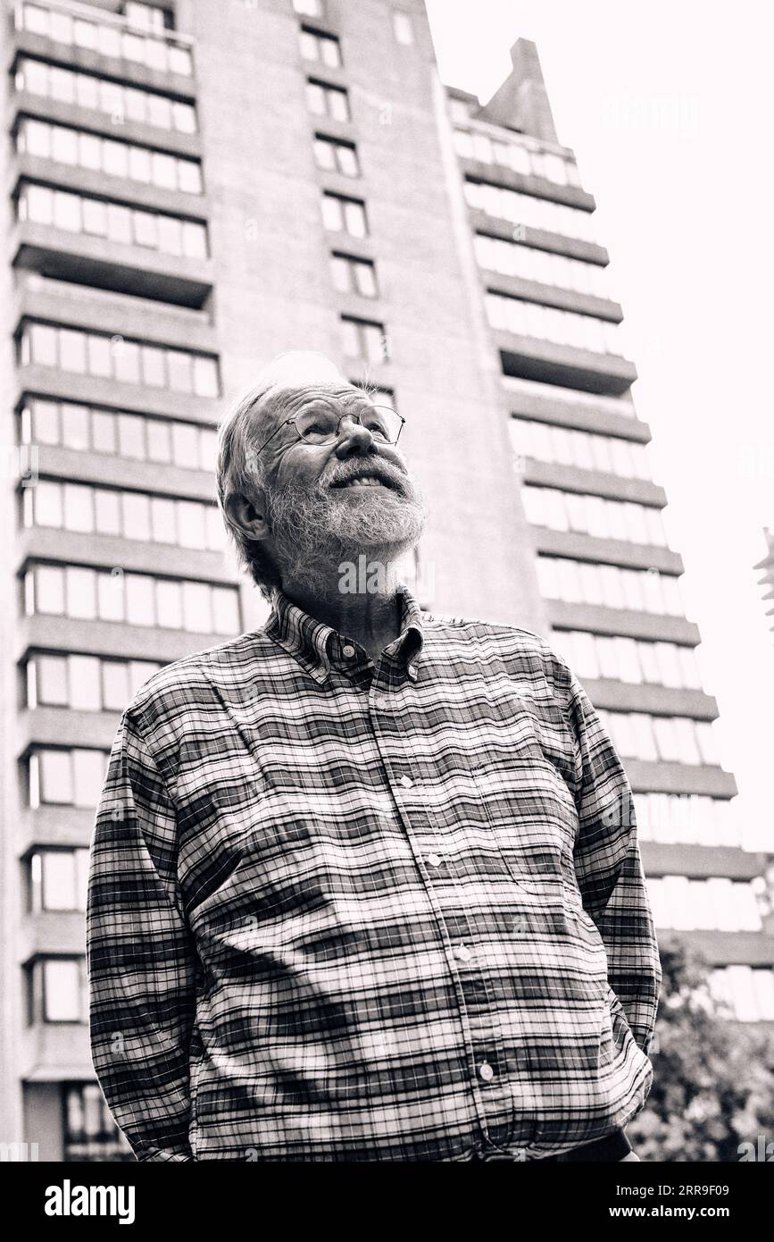 Author and Journalist Bill Bryson photographed in London in 2019 Stock ...