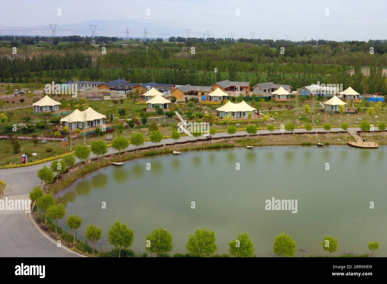 Edge of the gobi china hi-res stock photography and images - Alamy