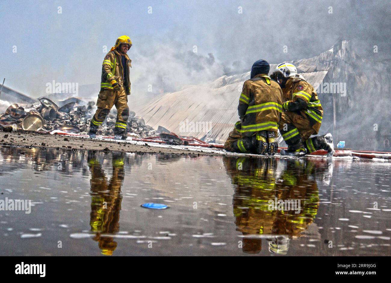 Kuwait fire force hi-res stock photography and images - Alamy