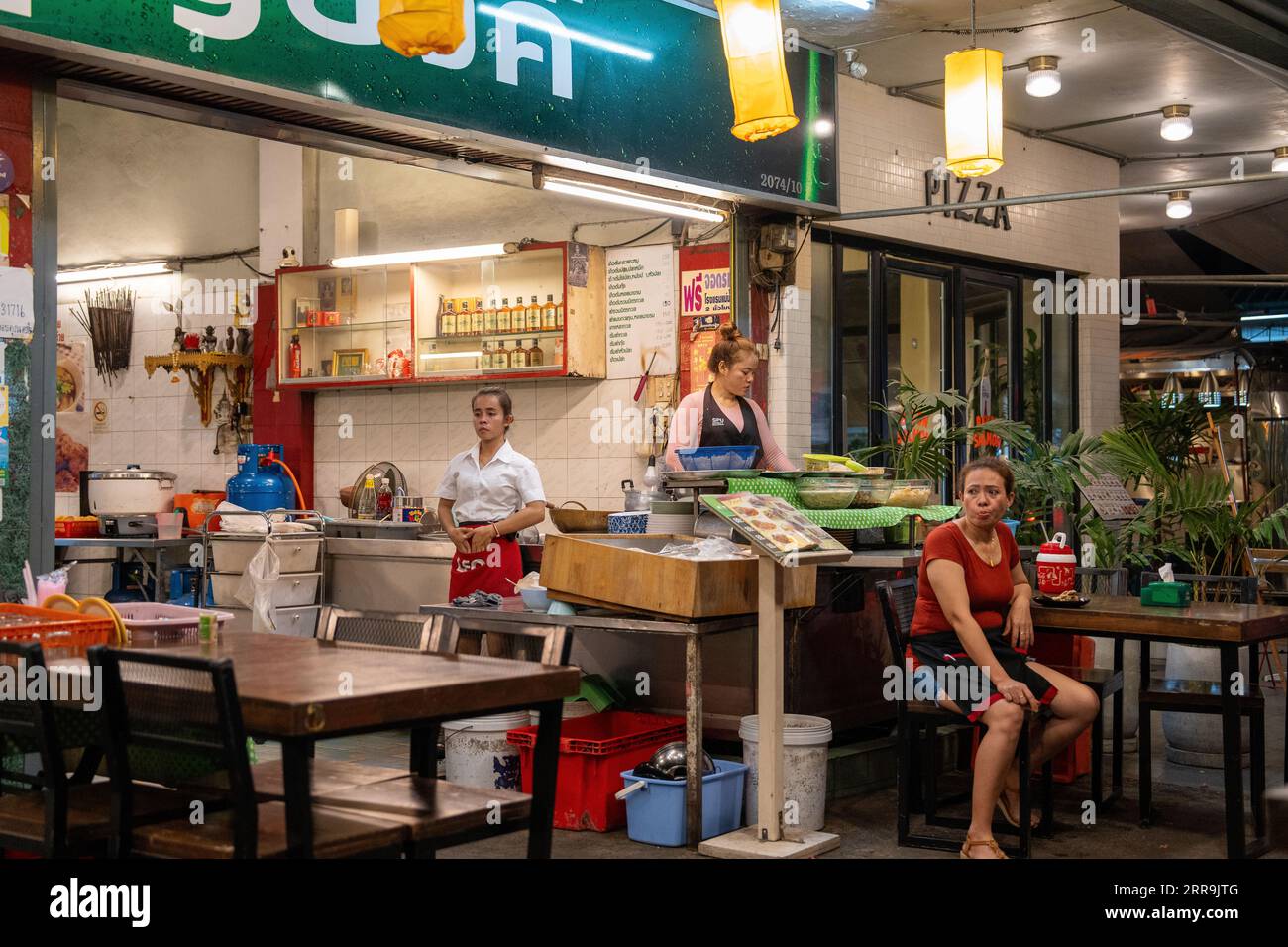 Daily life in thailand hi-res stock photography and images - Alamy