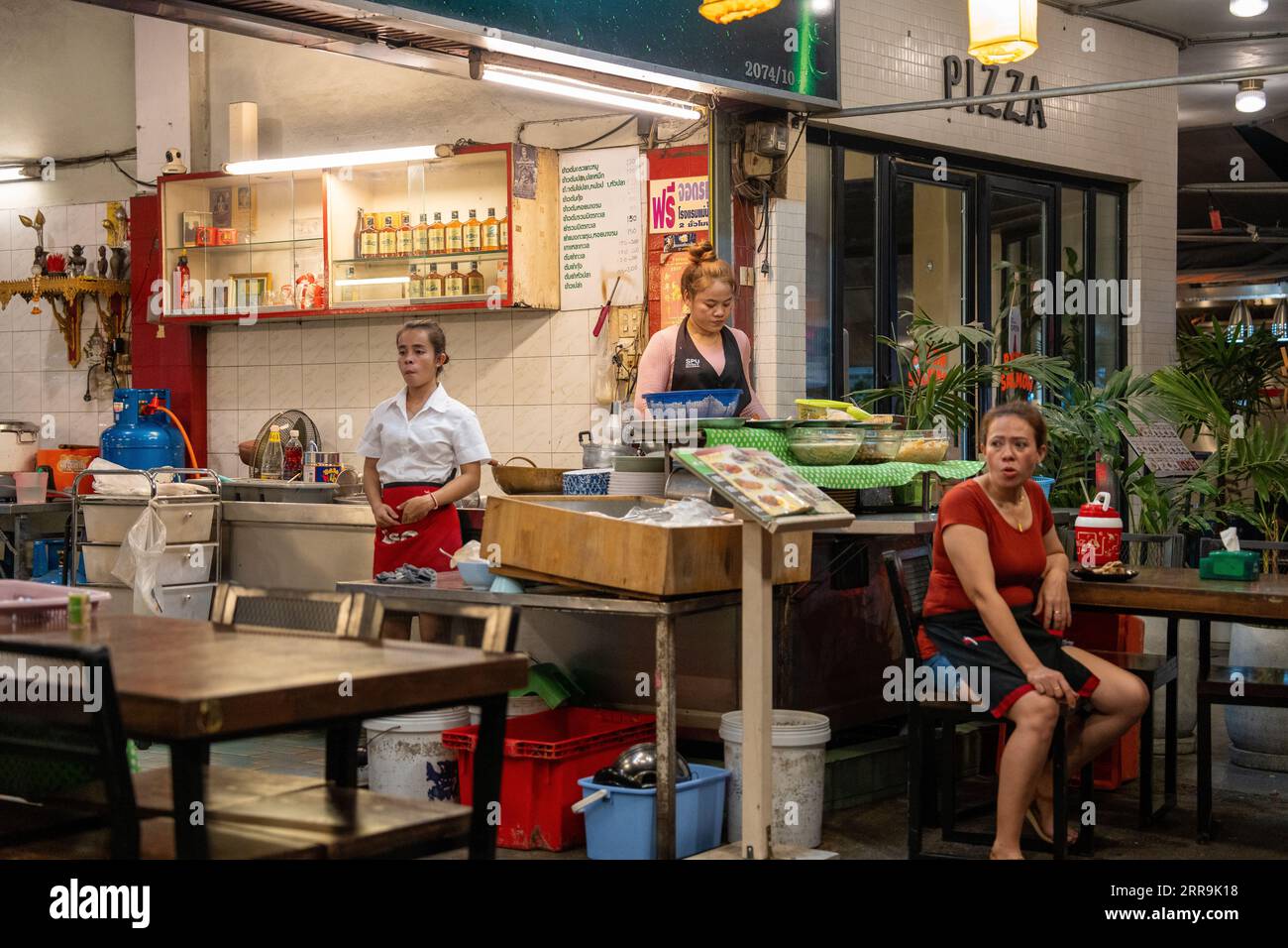 Daily life in thailand hi-res stock photography and images - Alamy