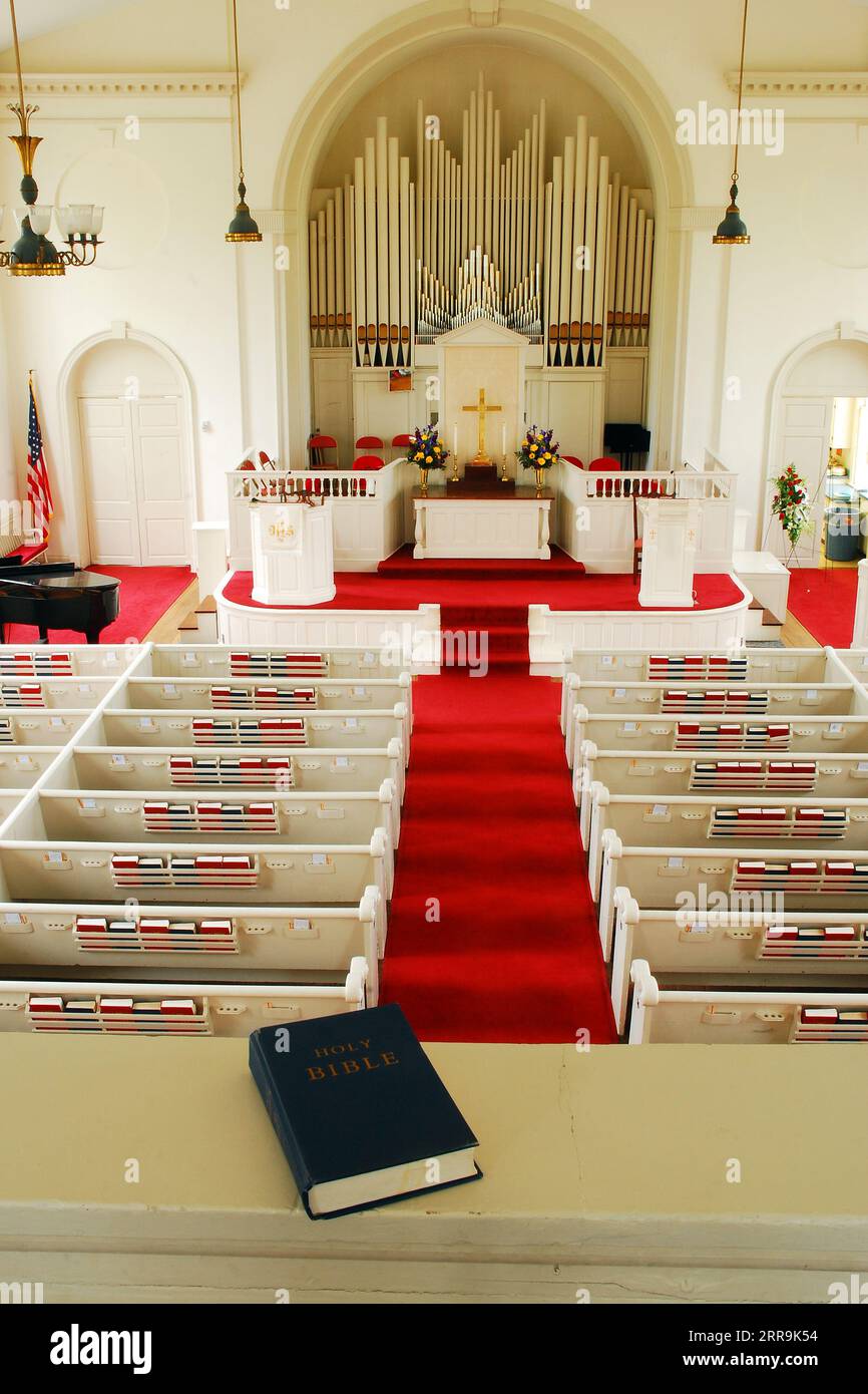 Protestant church interior hi-res stock photography and images - Alamy