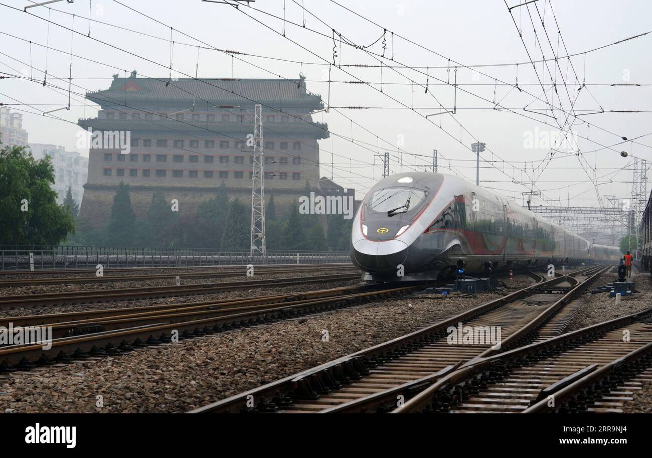210625 -- BEIJING, June 25, 2021 -- Train G915, a Fuxing intelligent ...