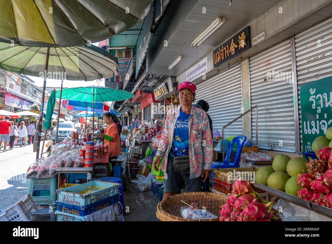 Snapshot of the Mahachai Market at the Chao Phraya River in the ...